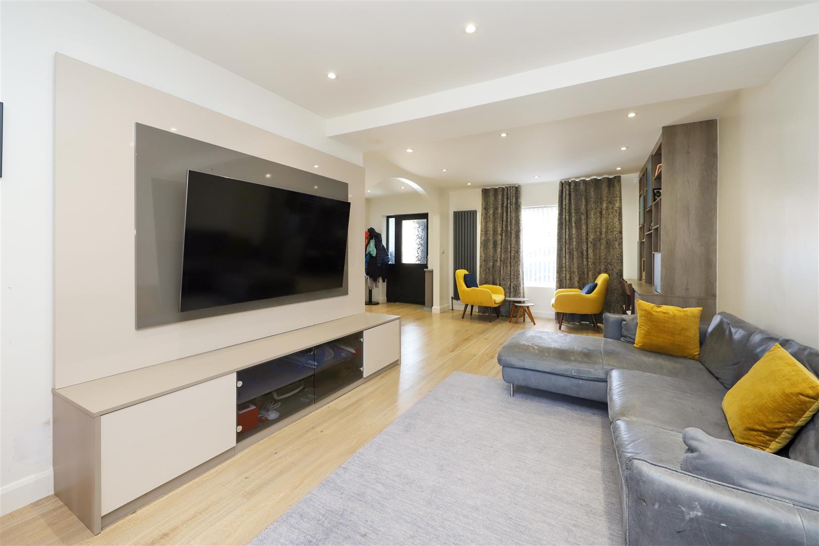 3 bedroom House - Semi-Detached for sale in Keats Way, West Drayton ...