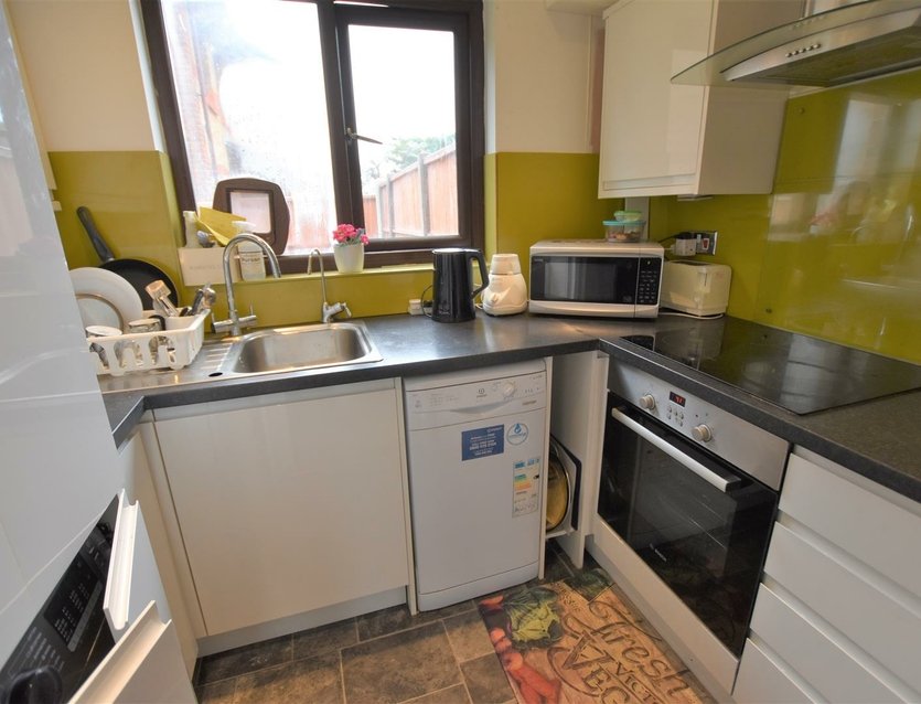 1 bedroom Maisonette to rent in Hawthorne Crescent, West Drayton | Cameron